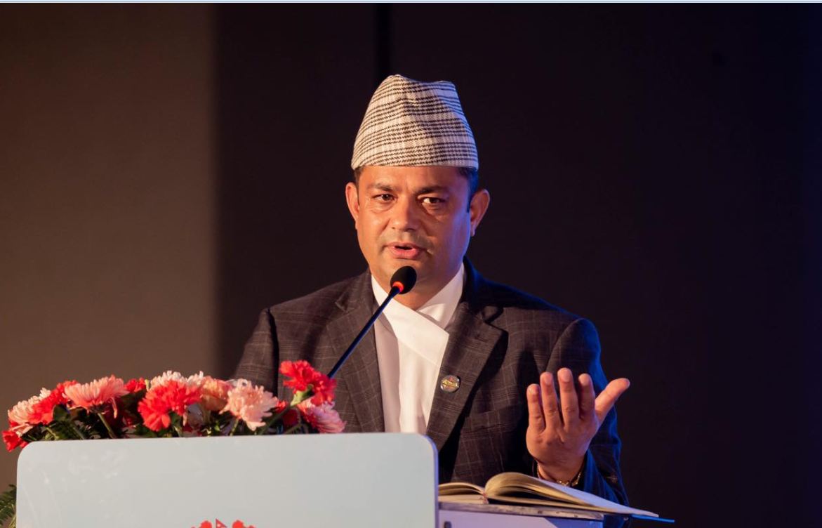 कर्मचारीको जिम्मेवारी हेरफेर नगर्ने बताएका मन्त्री गिरी आफैँ सरकारबाट ...